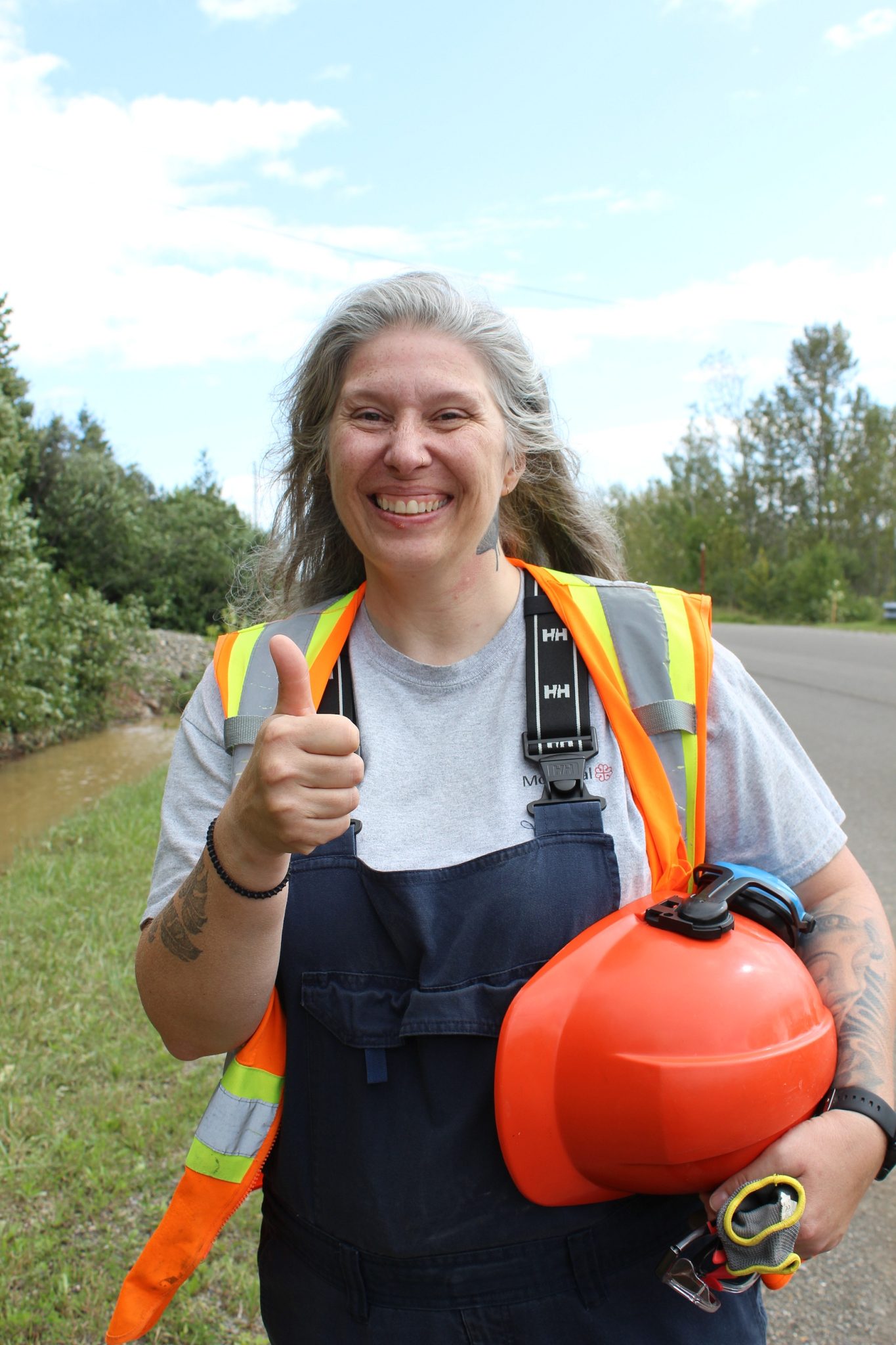 Annick Tremblay devient la première femme à opérer de la machinerie ...